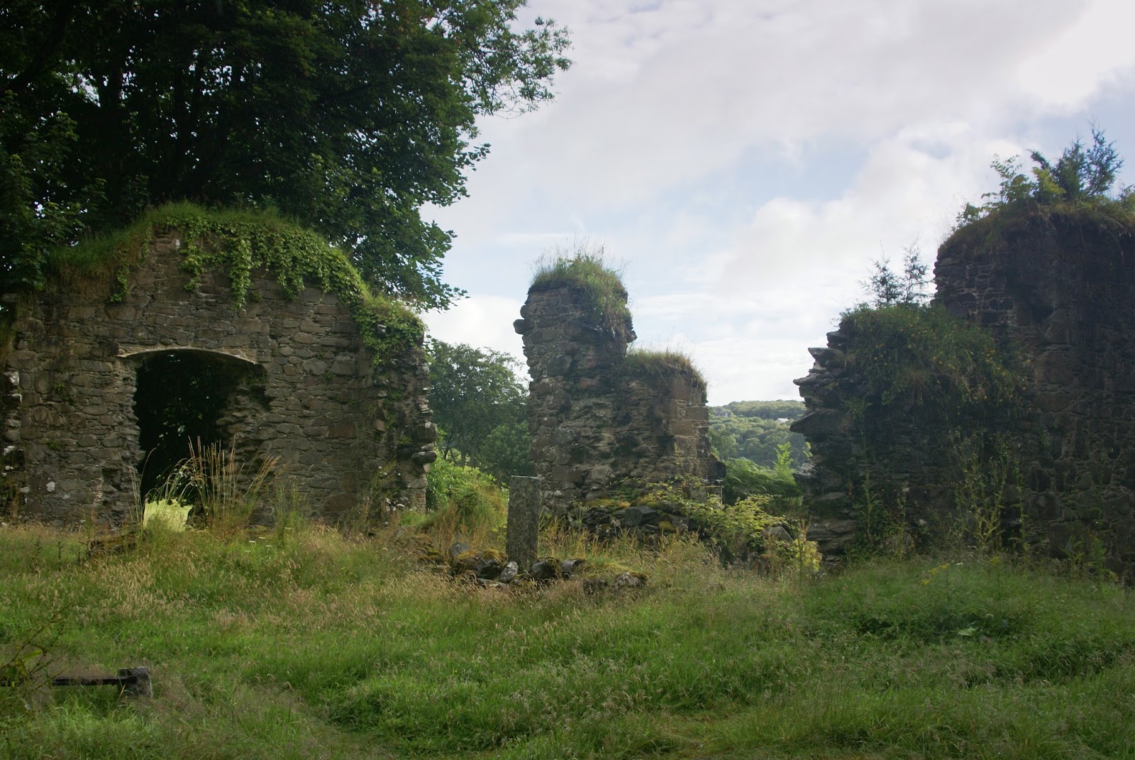 Mountain and Sea Scotland: The "stone men" of Saddell Abbey