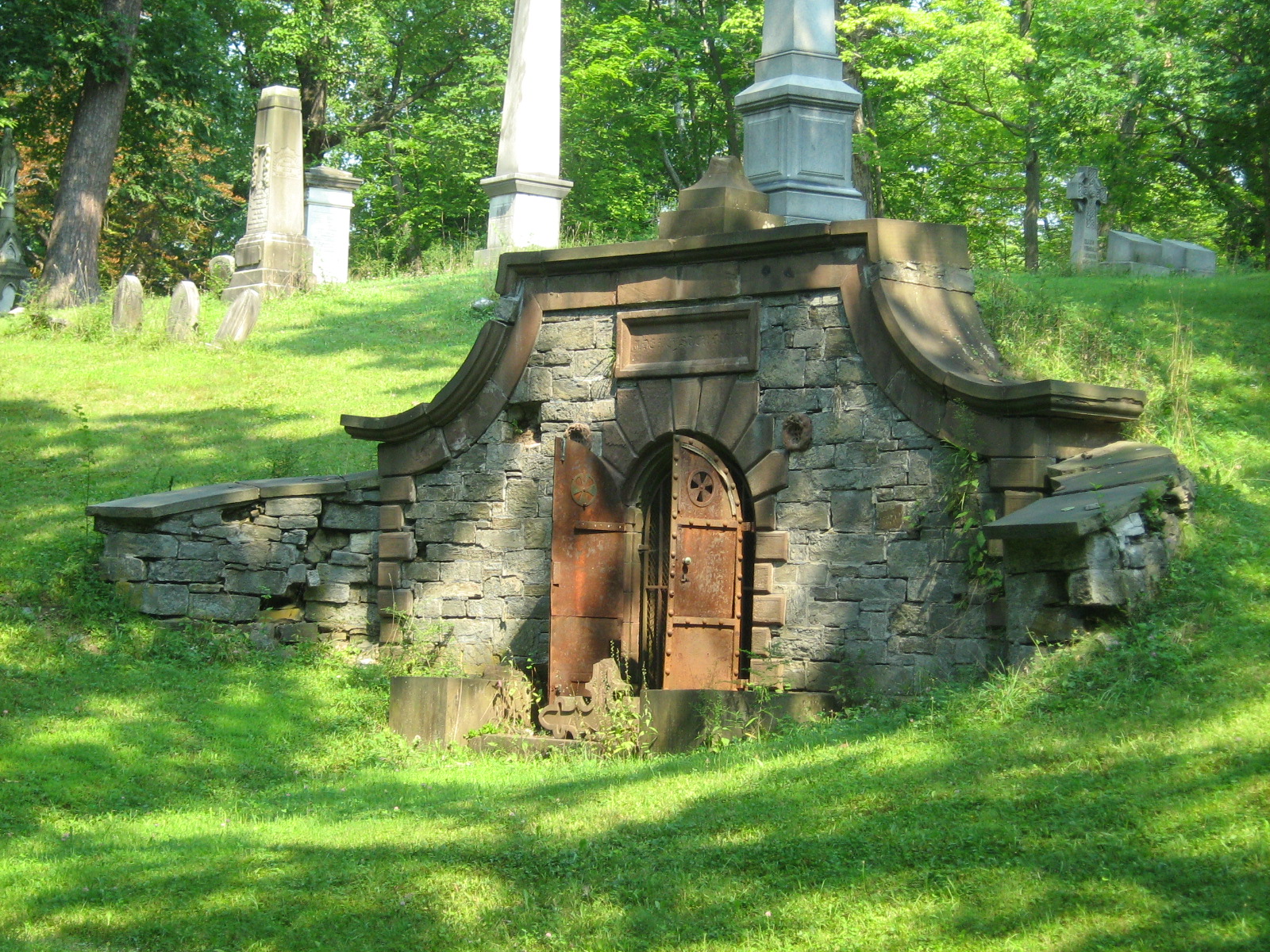Albany Rural Cemetery - Beyond The Graves: A Cameo Role