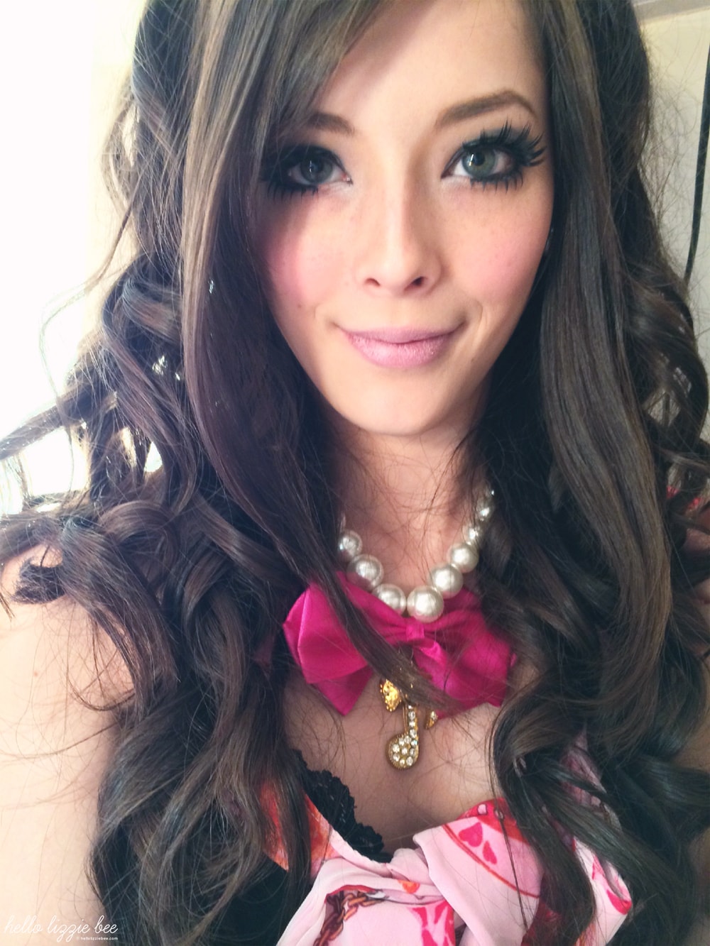 Beginner's Guide to Gyaru! - Hello Lizzie Bee