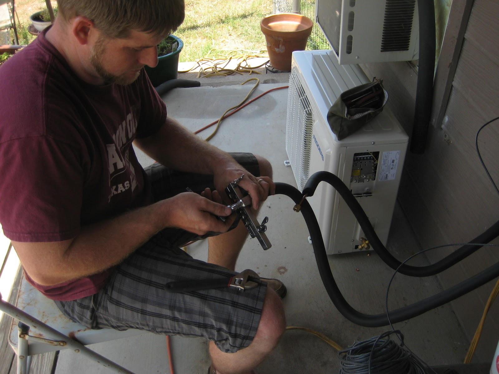 Our Dichotomous Life: new Tech.. desert cabin AC.....Mini-Split system 110V