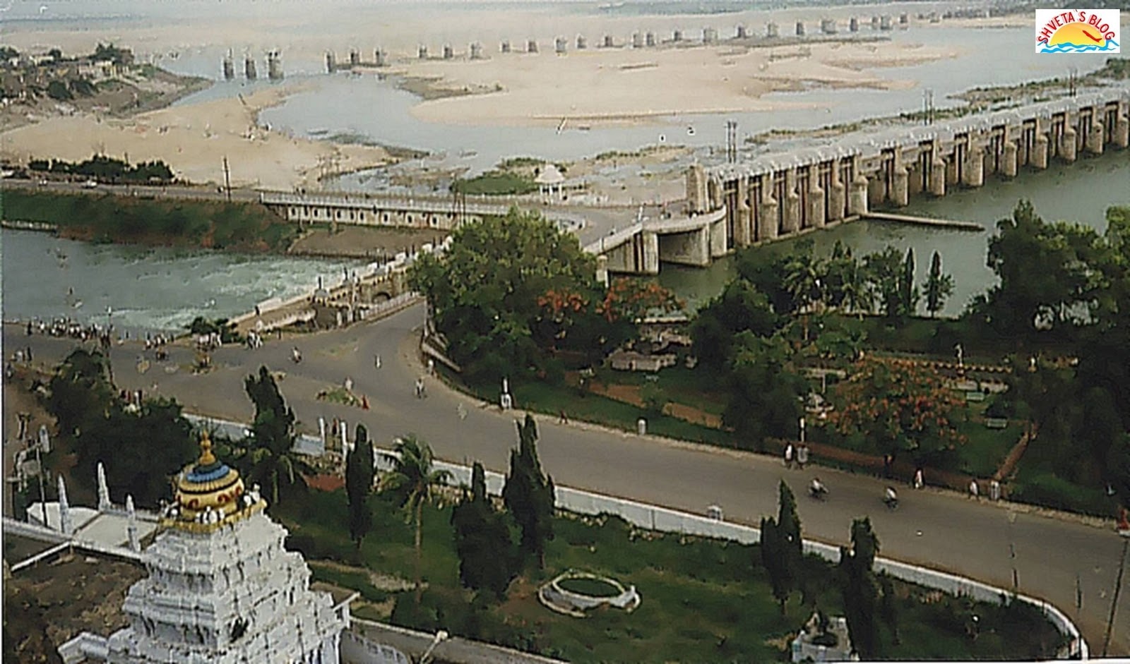 MIRACLE: TOURISM IN INDIA: THE PRAKASAM BARRAGE ,VIJAYWADA,ANDHRA PRADESH