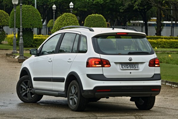 Fazauto Automotores: Volkswagen Space Cross segue rumo ao topo pelas ...