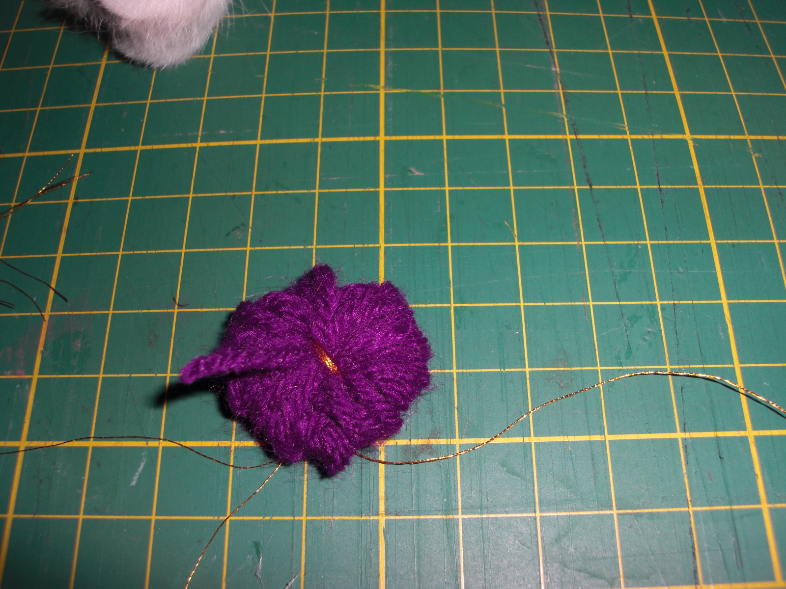 Creative Art and Craft: Flowers with Woollen Thread (Tutorial)