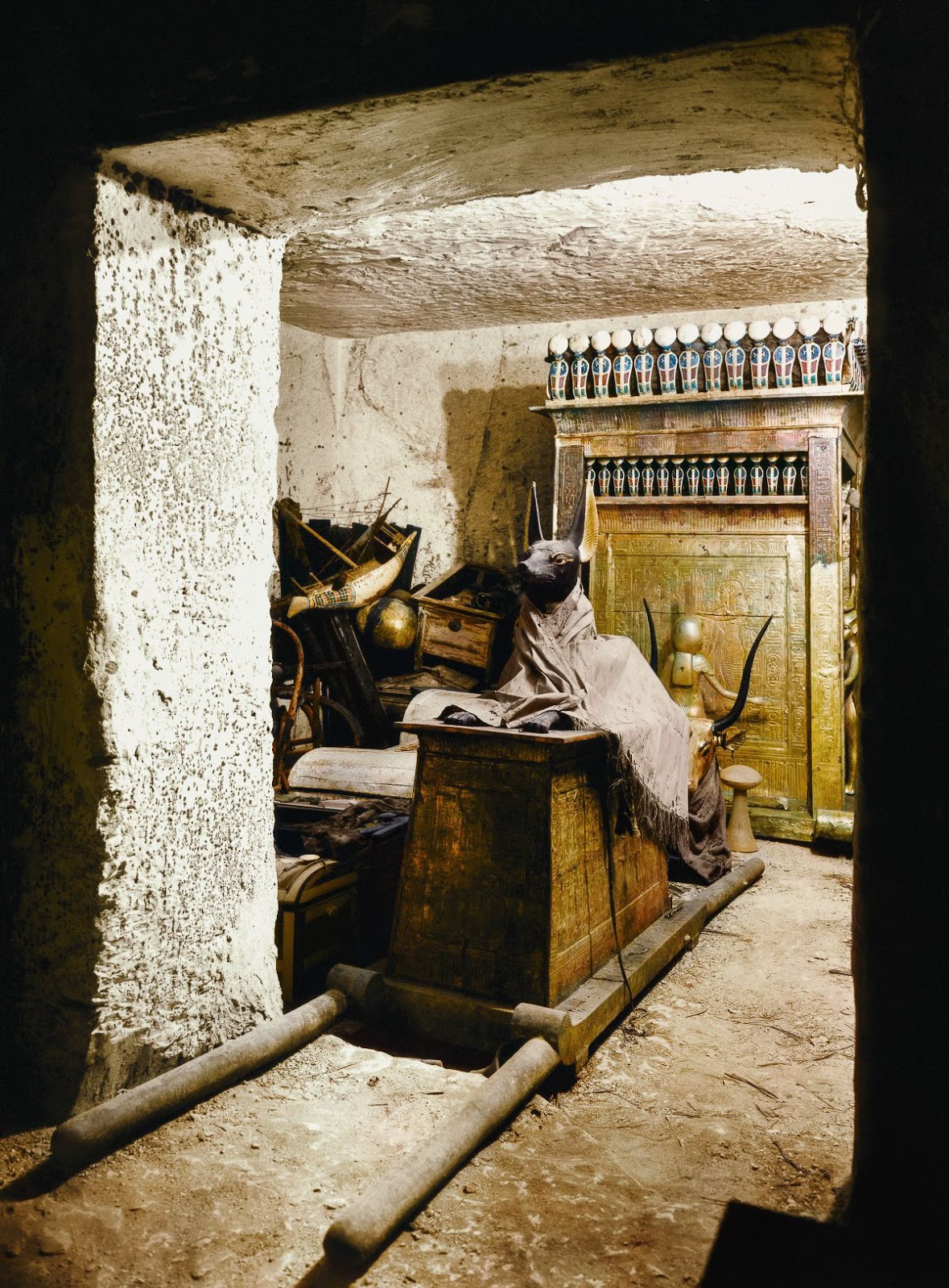 Stunning Colorized Photographs of the Discovery of the Tutankhamun's ...