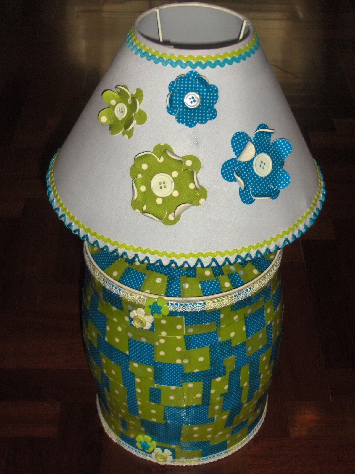 Candeeiro reciclado passo a passo