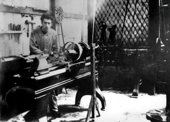 First Versions: Renault: 1st model ever