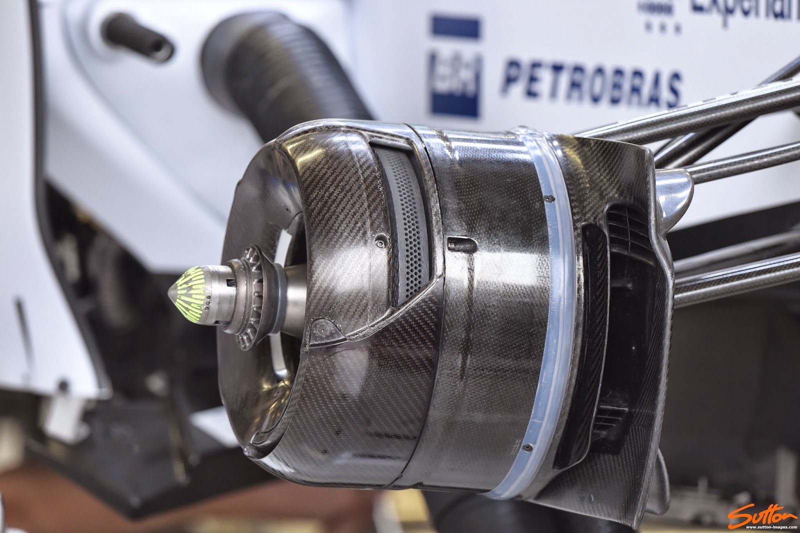 Bite Size Tech: Williams FW36 - Front & rear brake ducts - Singapore ...