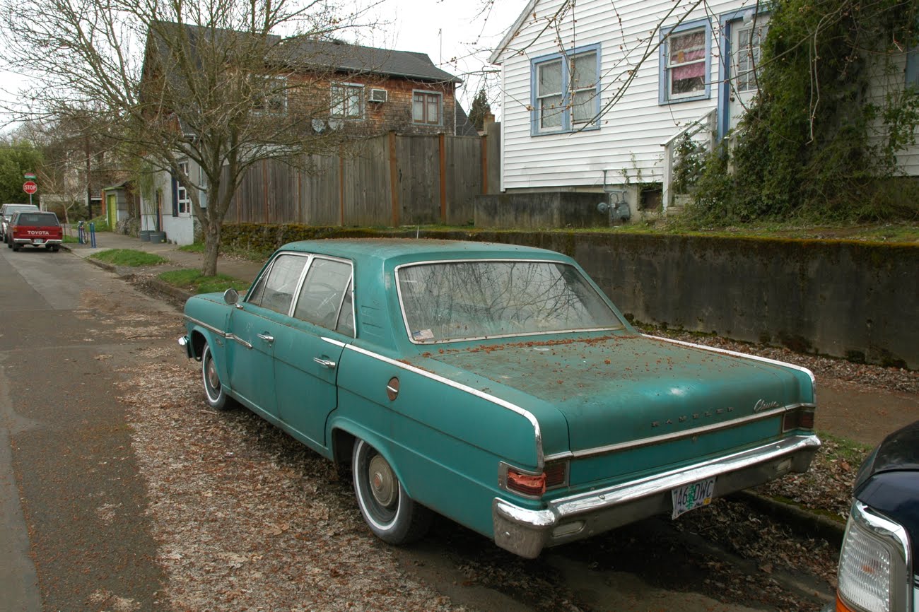 OLD PARKED CARS.: 1965 Rambler Classic 660.