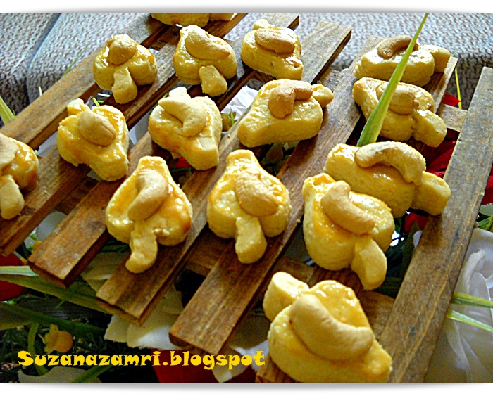 ..Cooking with soul.....: BISKUT GAJUS