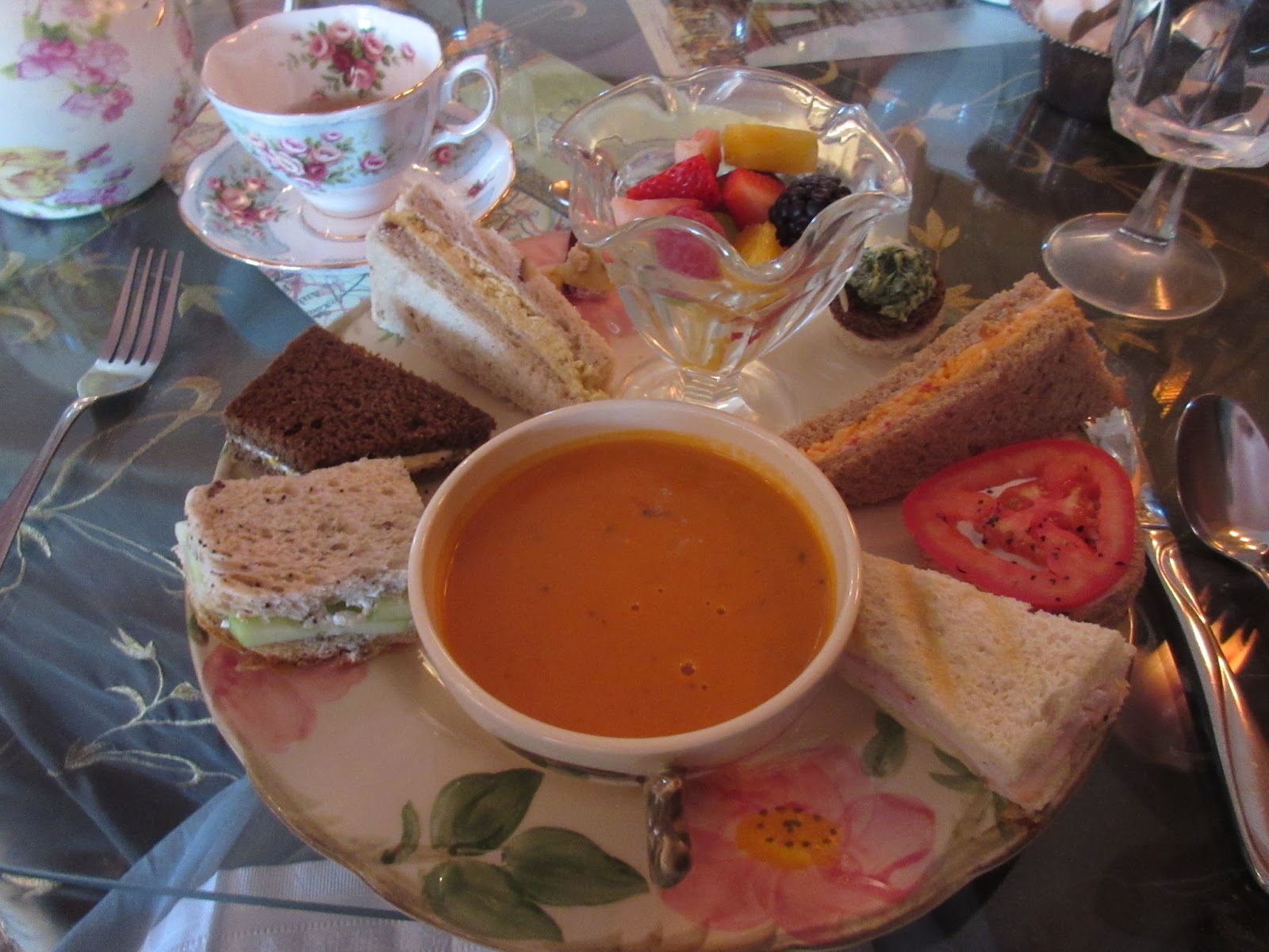 Delights of the Heart: Tea Time at Myrtle's