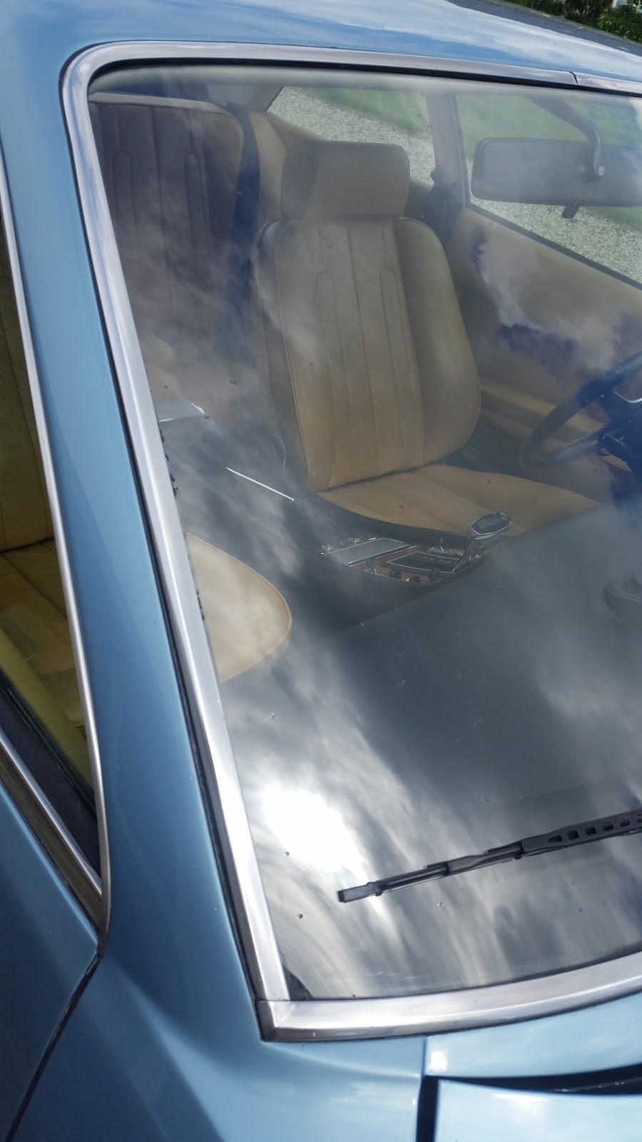 Ferrari 400: Ferrari 400 Front window screen replacement - delamination ...