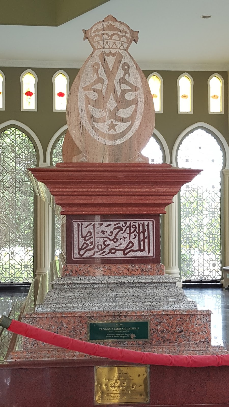 Meh Travel With Me!!: Masjid Raya Syahabuddin dan Makam Pahlawan ...