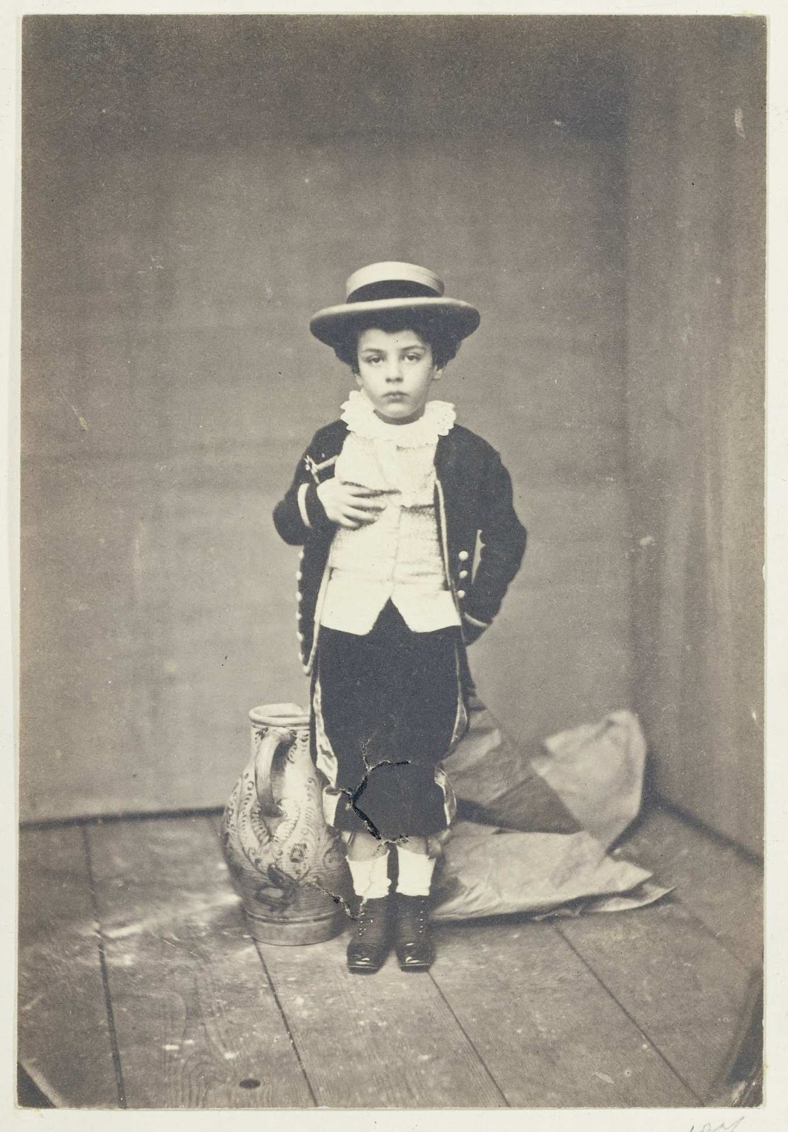 Spencer Alley: Eduard Isaac Asser