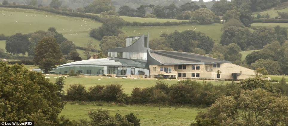 Everything in Zero Seconds: Inside the real-life Appledore: The £30m ...