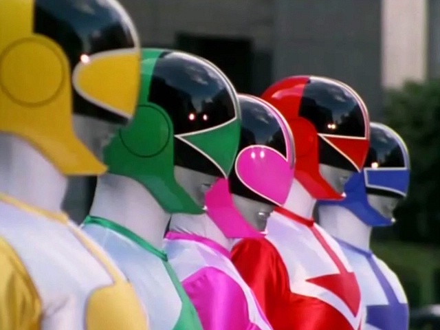 Fierce Divas & Femmes Fatales: Review: Power Rangers Time Force