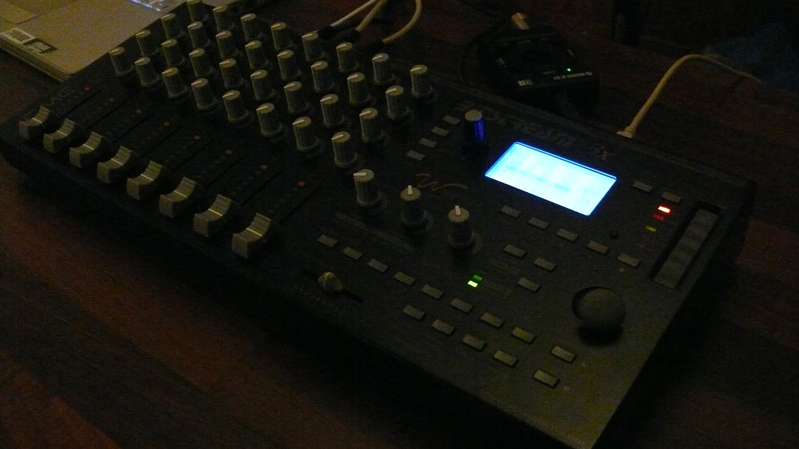 Vendo lo que queda de mi estudio!: Controlador MIDI - CME Bitstream 3X ...