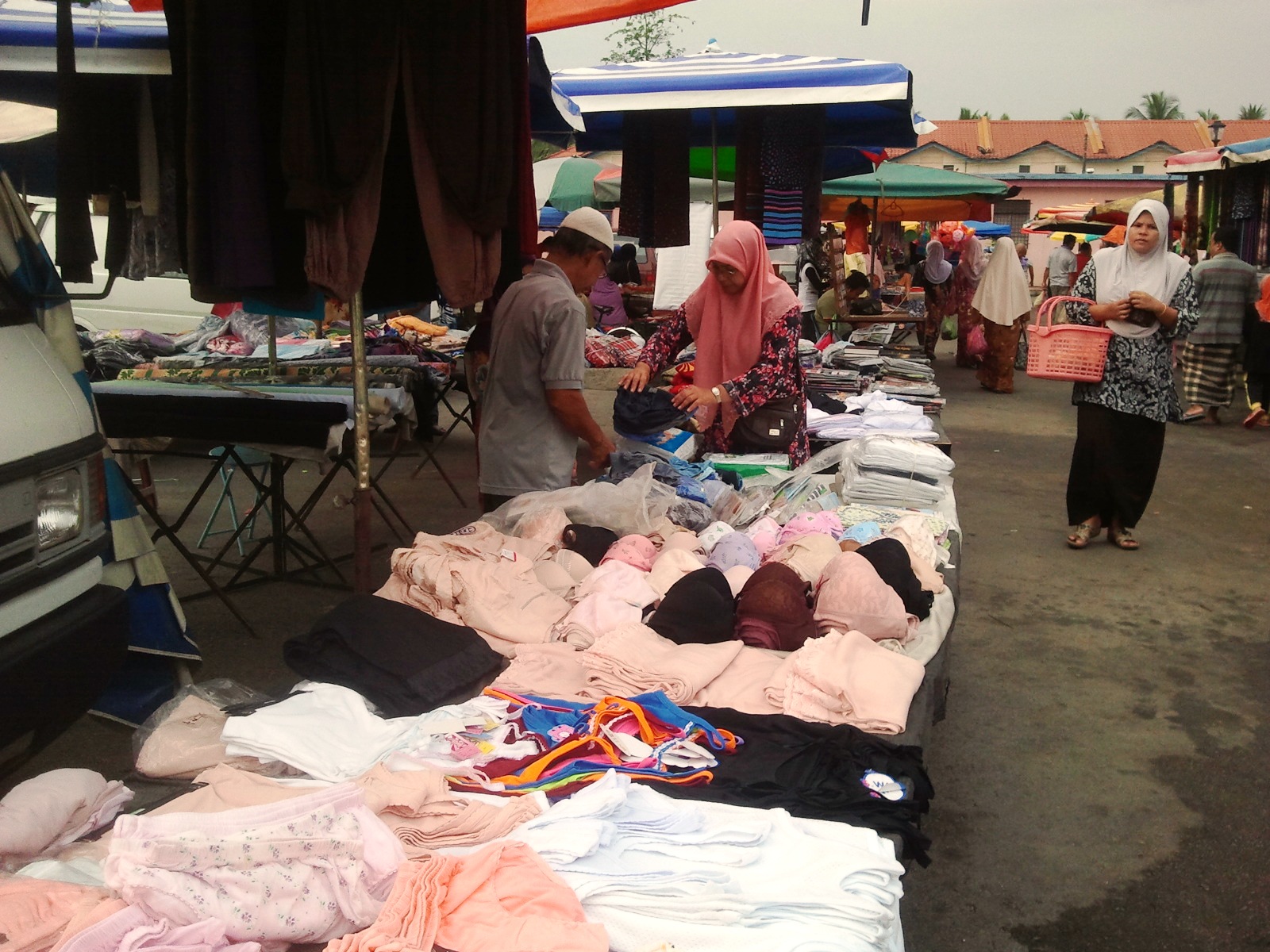 Johor Ke Terengganu.: Pasar Manir