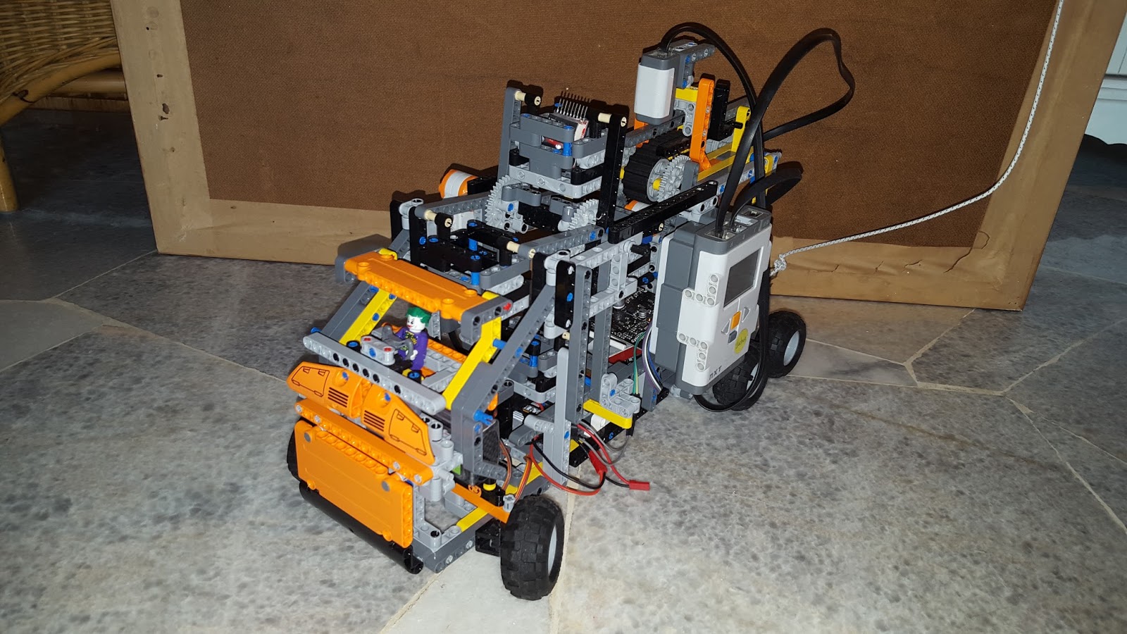 Joshua's Robotics projects: New project! -- ECOBOT
