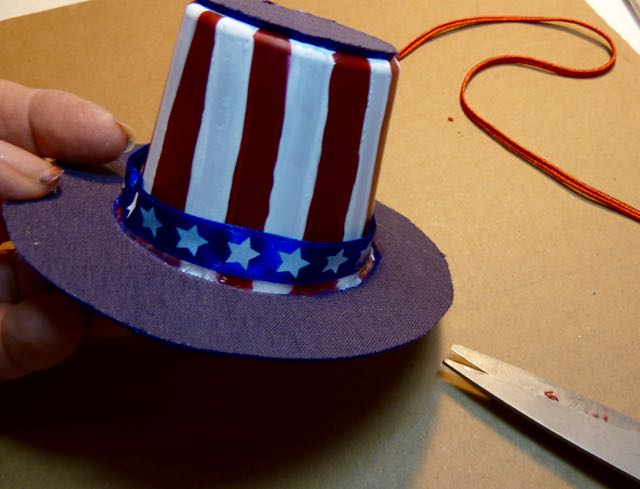 Make it easy crafts: Patriotic mini wearable hat - recycled craft