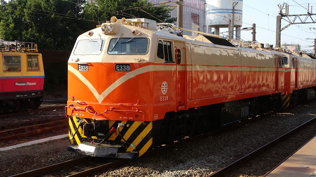 Blair's 鐵道攝影: E338電力機車 / TRA E338 Electric locomotive