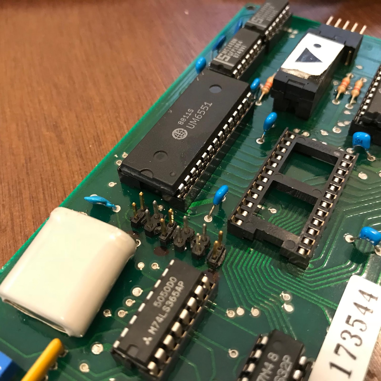 APPLE CRAPPLE: Using the Apple II as a 28C16 EEPROM Burner