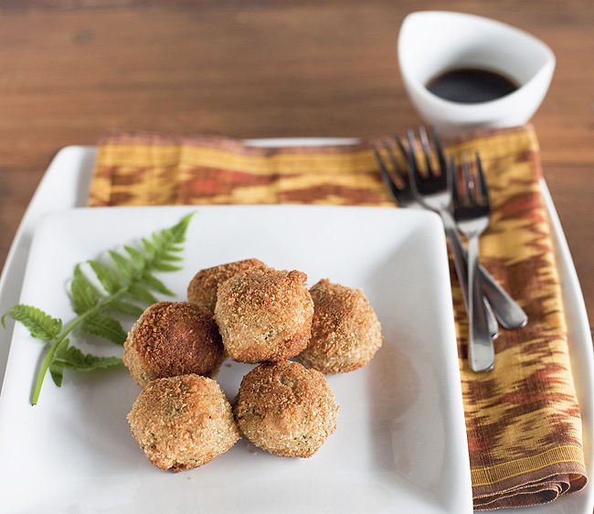 Yummy Supper : SAVORY BROWN RICE BALLS WITH OLIVES