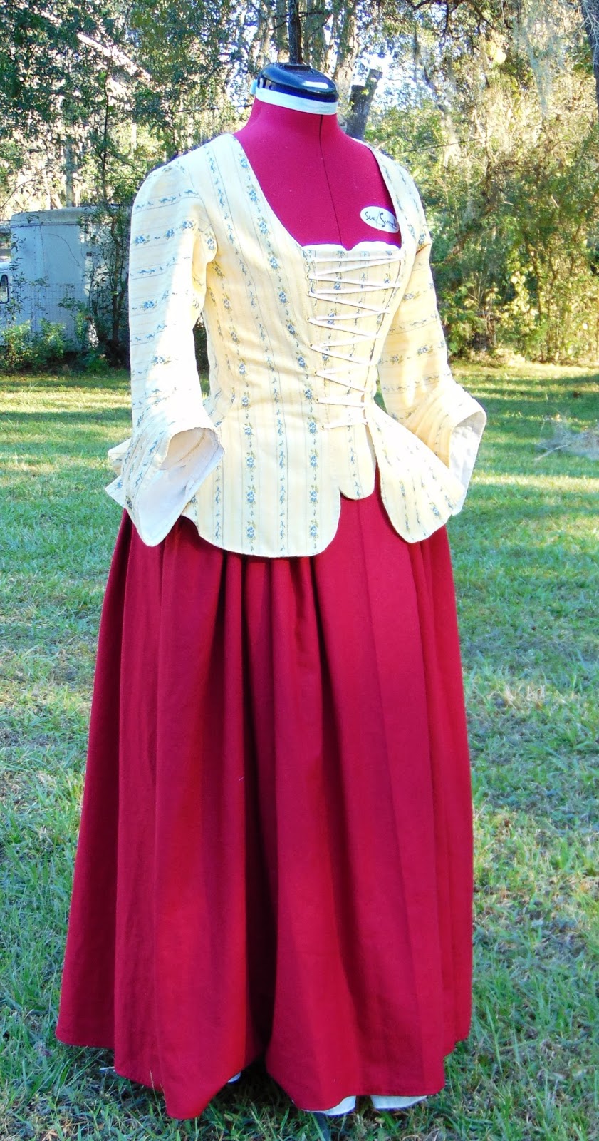 The Antique Sewist: 1750s Casaquin Jacket - Yellow & Blue Brocade