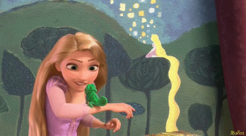 Rapunzel : Rapunzel en la torre emocionada, hablando con pascal