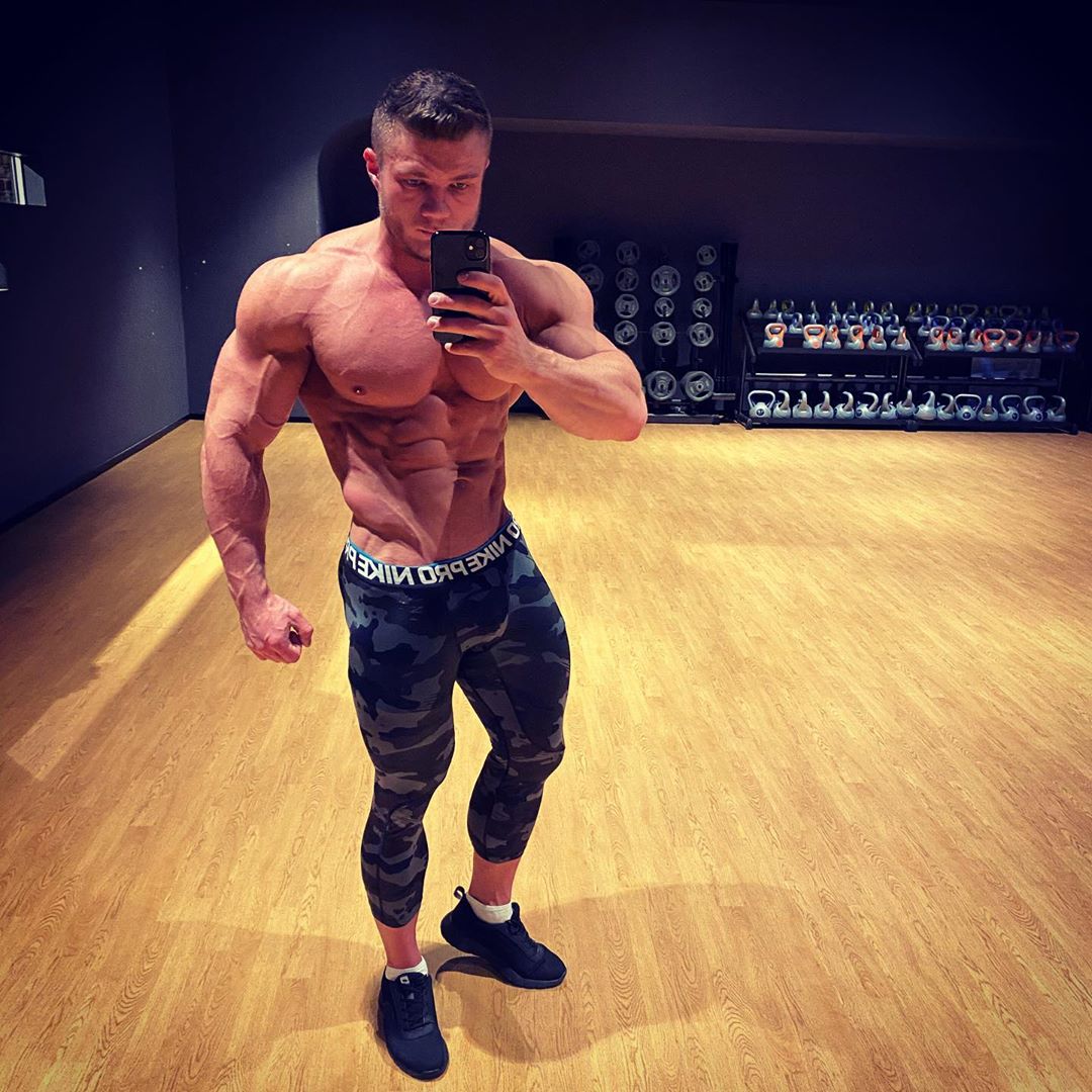 the beauty of male muscle: Oleg