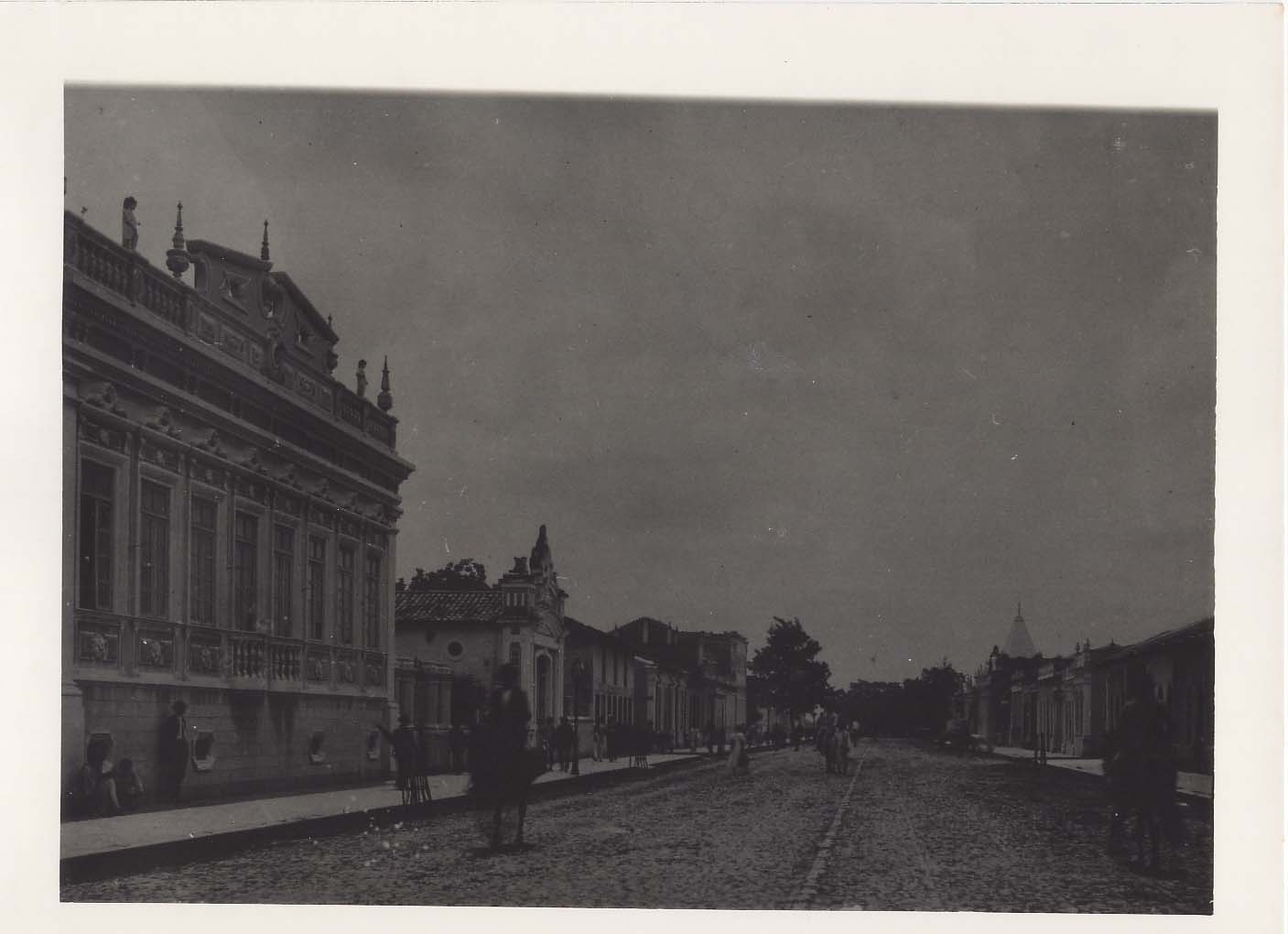 SANTANÓPOLIS: AVENIDA SENHOR DOS PASSOS NO TEMPO