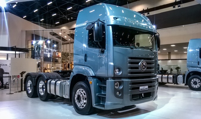 VW Constellation 25.420 é apresentado com suspensão pneumática