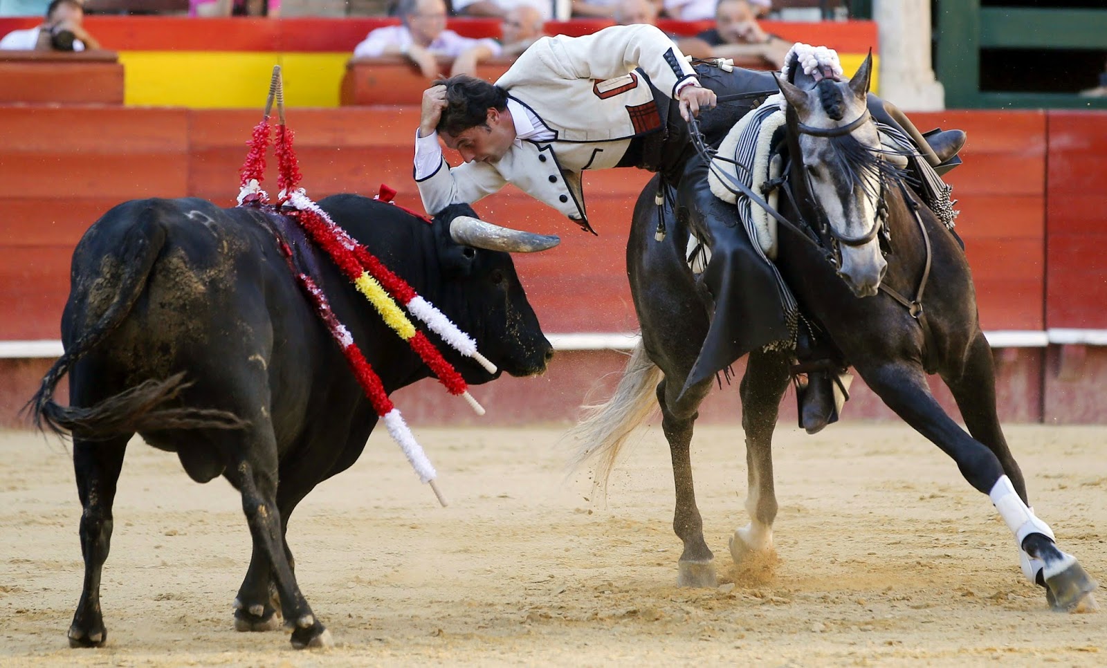 VUELTA AL RUEDO: FERIA DE SAN JAIME EN VALENCIA – CORRIDA DE REJONES ...