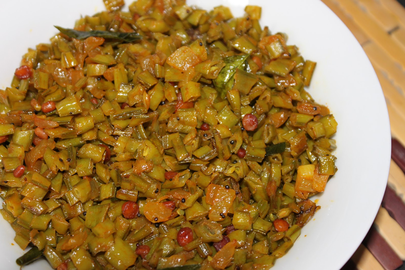 Curries & Chutneys: Cluster Beans Fry / Kothu Avarakkai Poriyal