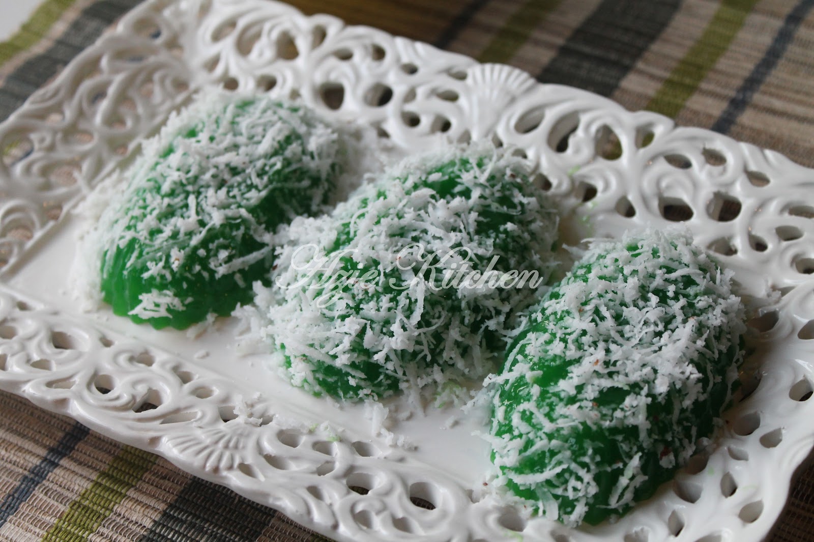 Kuih Sagu Pandan - Azie Kitchen