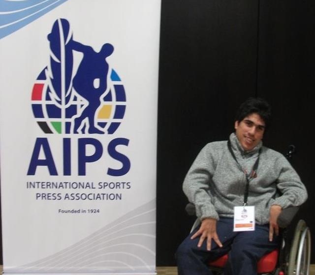 Biblioteca Liceo Shangrilá: Nicolás Falcón,ex-alumno,reconocimiento