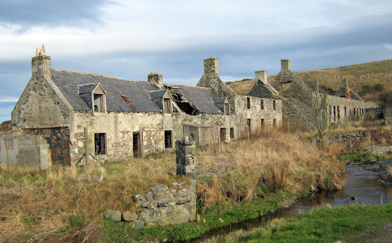 walking the rainbow trail: Portsoy: a rare iron and stone gravemarker
