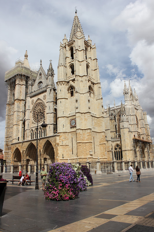 FOTOGRAFIANDO: Viaje a Asturias. Catedral de LEON.