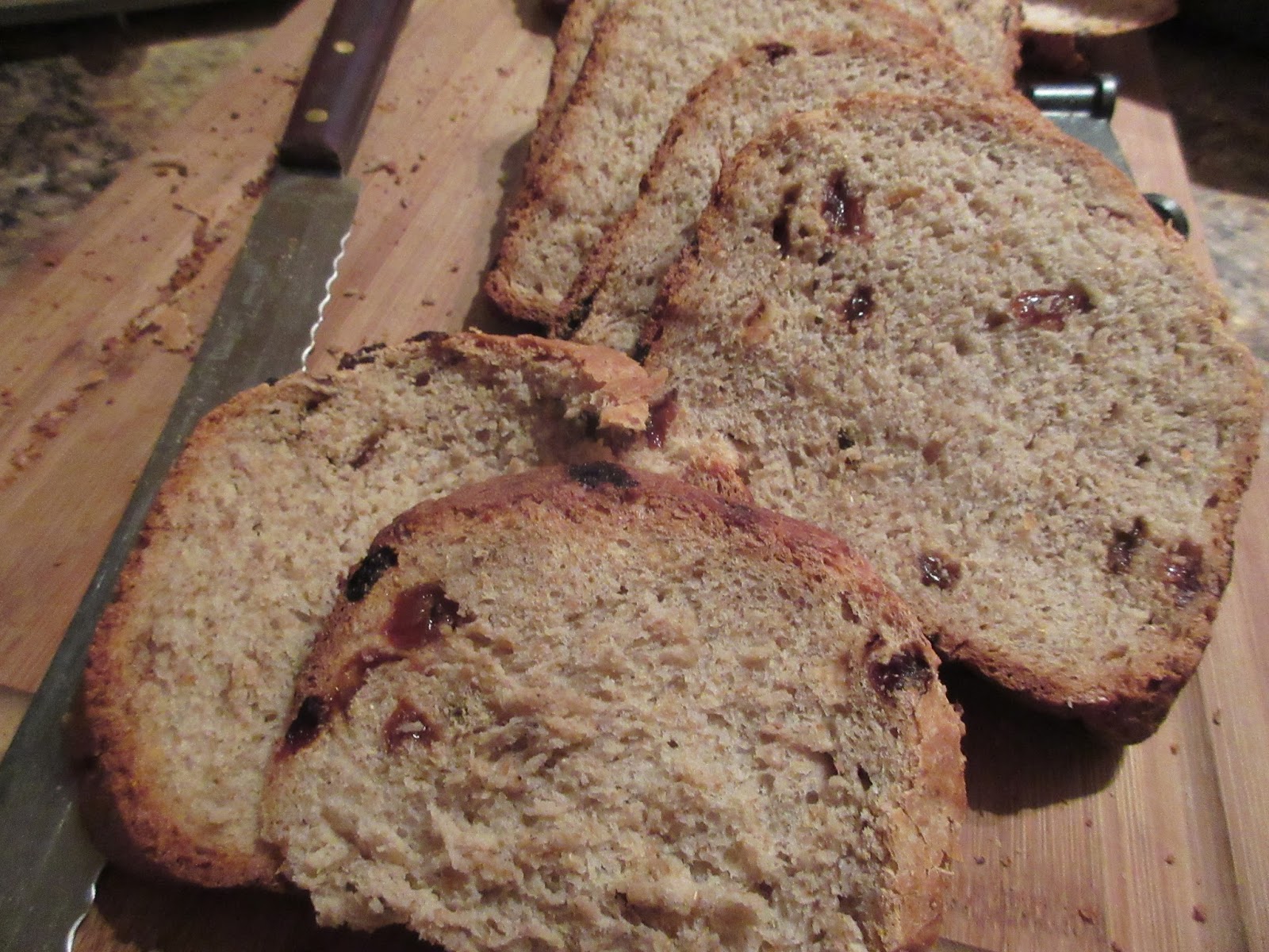 Au goût du jour: Pain aux raisins et au gruau à la machine à pain