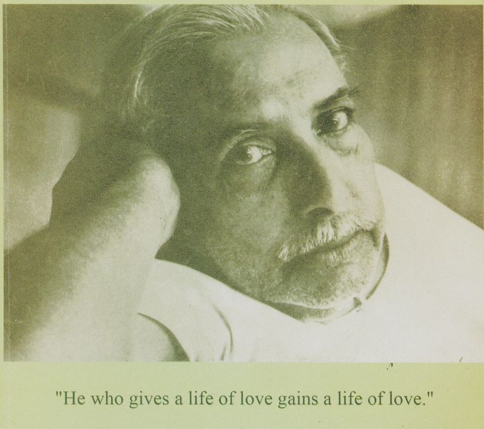 Thakur Anukulchandra and his Mission: Shri Shri Thakur and Family Images