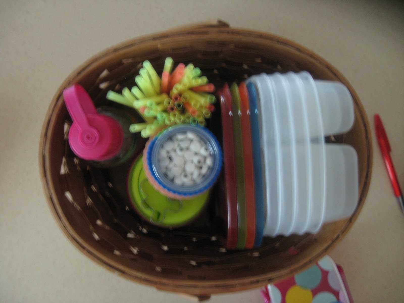 my kids eat off the floor: School lunch basket