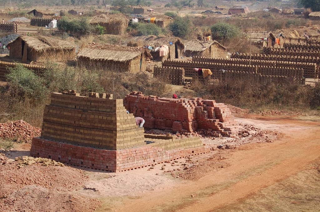 The Perfect Slum: Kacca, Pucca, and Vernacular Architecture