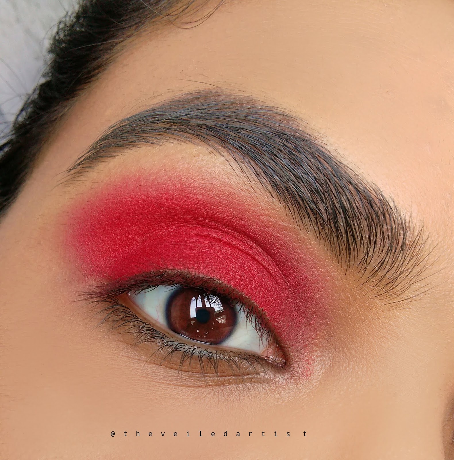 Red Semi Cut Crease Tutorial (Instagram makeup trend) - The Veiled Artist