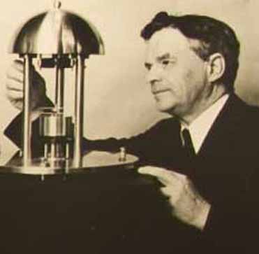 ...Just Visiting...: Everyone who knows who Henry Warren is, please ...