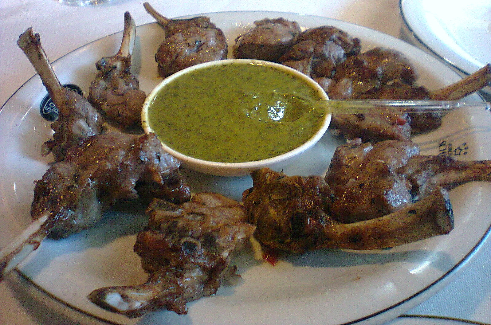 BLOG DO ZEQUINHA: Carré de Cordeiro com Pesto de Hortelã