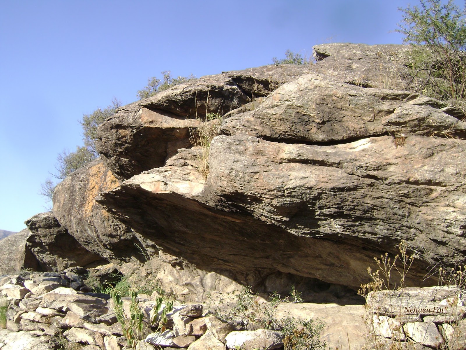 Huerta Grande - Argentina: MORTEROS RUPESTRES Y ALEROS - HUERTA GRANDE