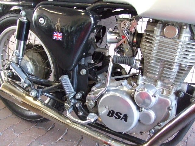 バイカーズステーションSOX葛飾店ブログ: ☆SOX葛飾店ブログ☆期待のルーキー＆BSA・ゴールドSRの御紹介！！