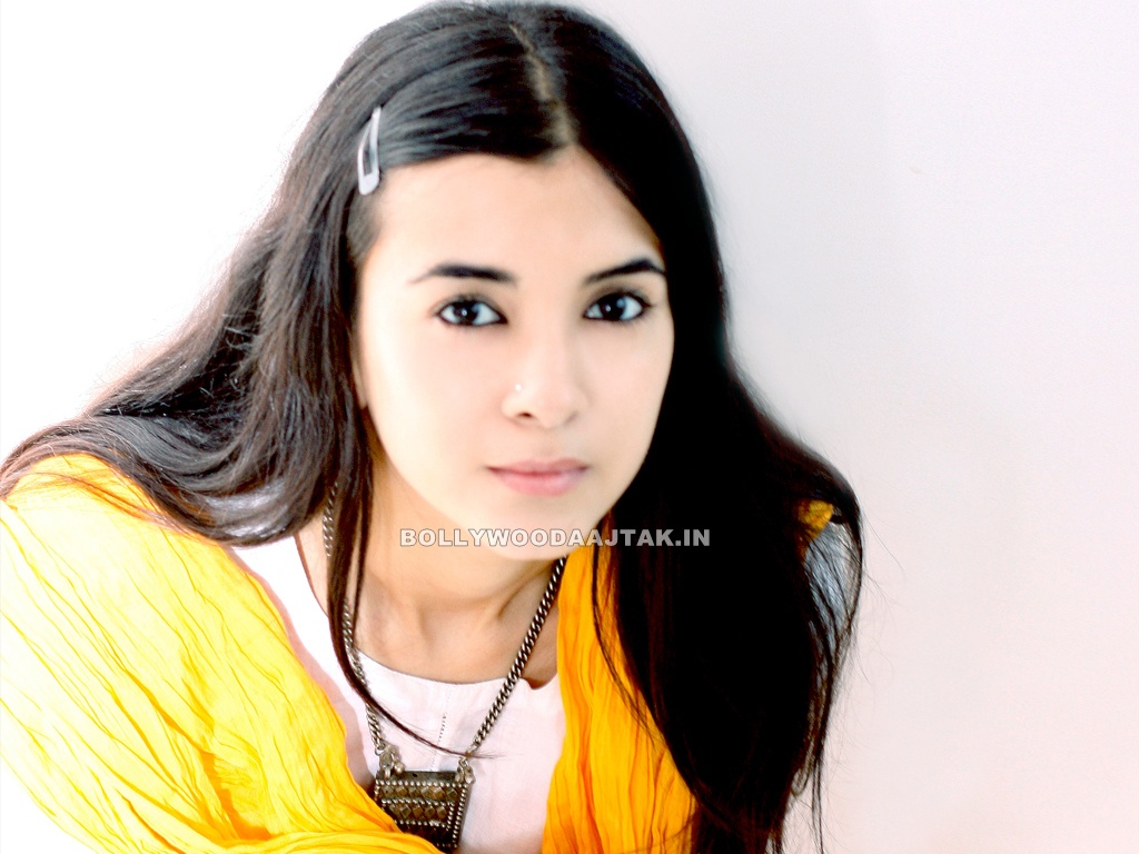 Bollywood Paradize: Saba Azad Photoshoot Images