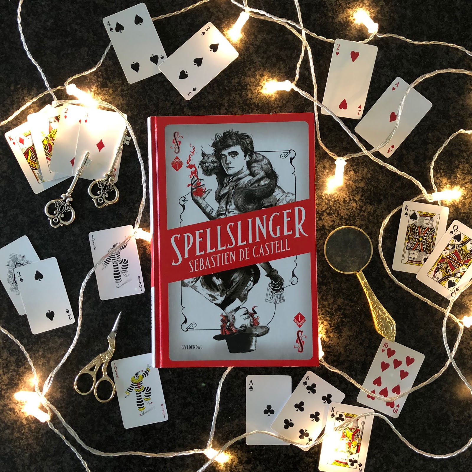 Forestilling om paradis: Sebastian de Castell; Spellslinger [Sponsoreret]