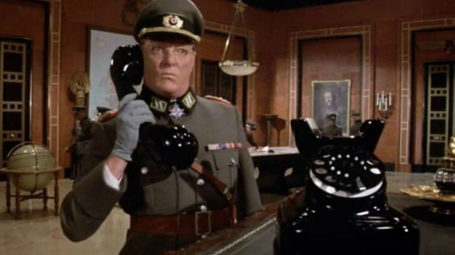 Waiching's Movie Thoughts & More : Retro Review: Top Secret! (1984)