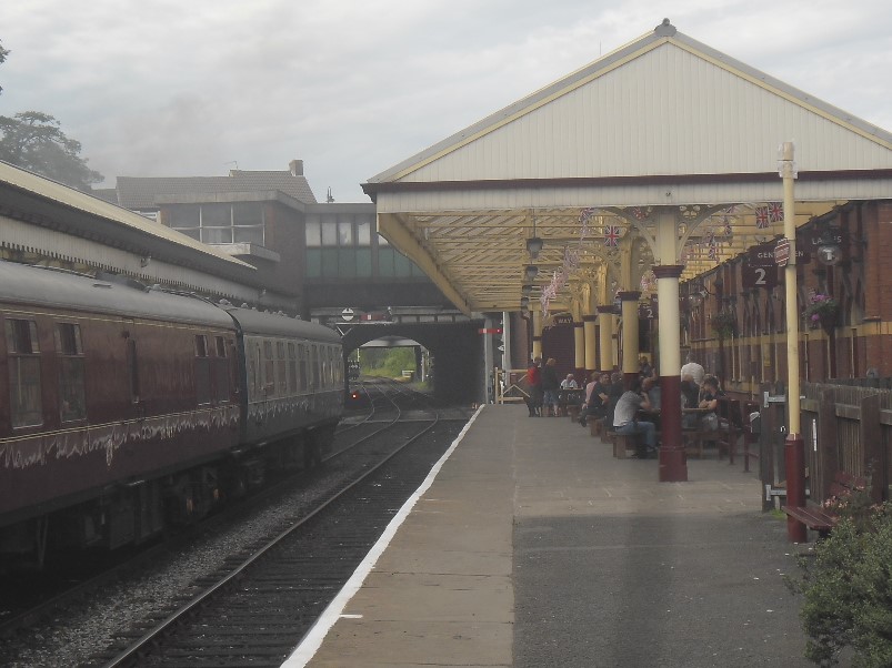 Pat Papertown 2: Bury (Lancashire): Visiting the Trackside